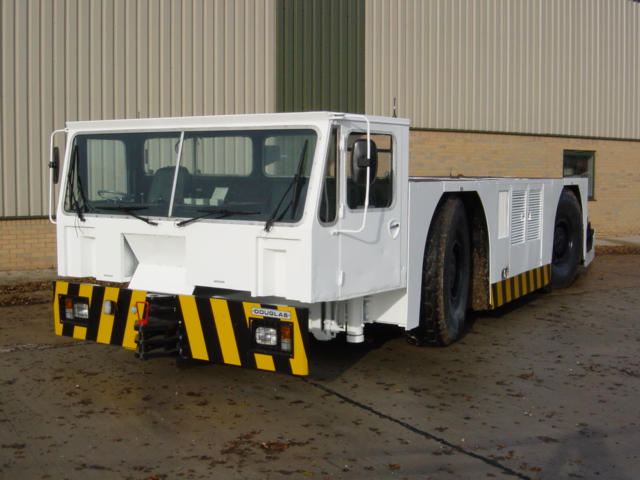 Douglas DC12-44 Heavy Aircraft Tractor - 11573 - Airport Tugs ...